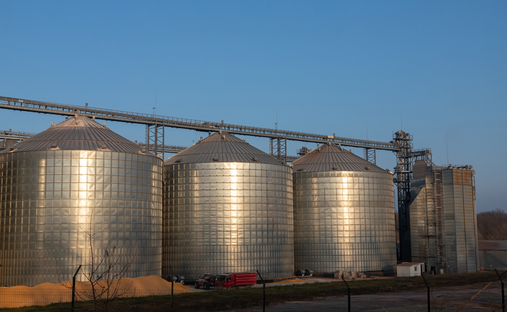 Grain and seeds storage silos manufacturers, suppliers & exporter Grain and seeds storage silos manufacturers, suppliers & exporter